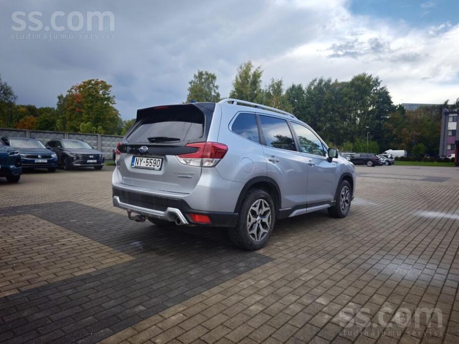 Grey Subaru Forester 2024 in Riga, with an engine capacity of 2.00 L and mileage of 88 thousand km for 26800 €, photo 6 on AUTOMOTO.COM.LV