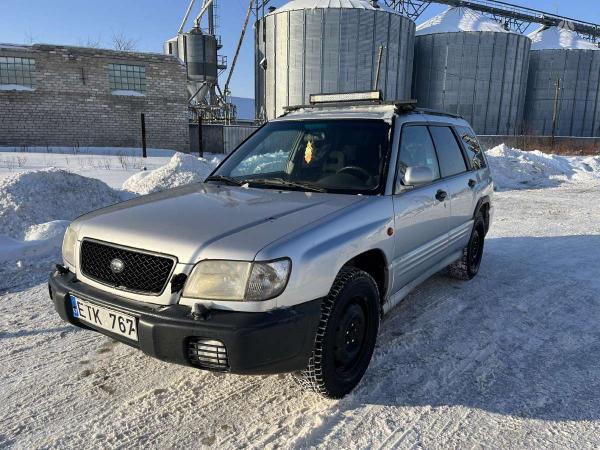Pelēks Subaru Forester 2002 Ukmergė, ar dzinēja tilpumu 2.00 L un nobraukumu 312 tūkst. km par 1400 €, foto 1 vietnē AUTOMOTO.COM.LV