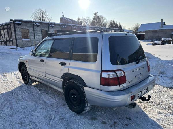 Pelēks Subaru Forester 2002 Ukmergė, ar dzinēja tilpumu 2.00 L un nobraukumu 312 tūkst. km par 1400 €, foto 2 vietnē AUTOMOTO.COM.LV