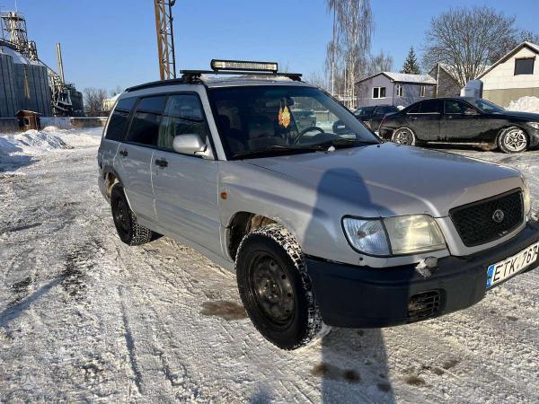Pelēks Subaru Forester 2002 Ukmergė, ar dzinēja tilpumu 2.00 L un nobraukumu 312 tūkst. km par 1400 €, foto 3 vietnē AUTOMOTO.COM.LV