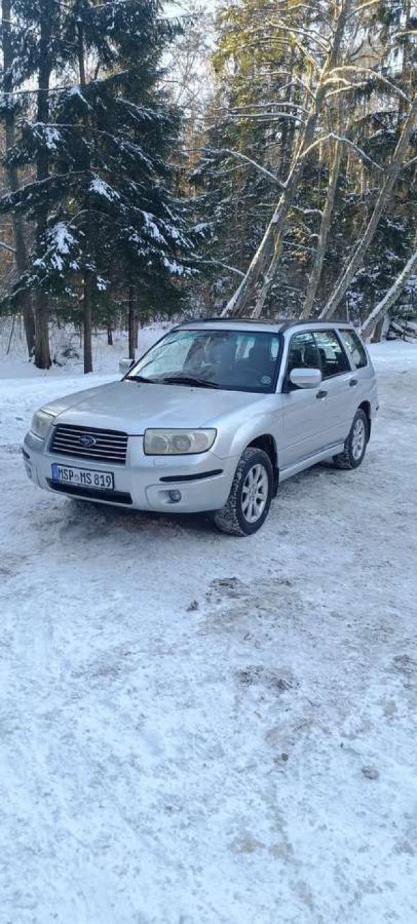 Pelēks Subaru Forester 2006 Alīta, ar dzinēja tilpumu 2.00 L un nobraukumu 236 tūkst. km par 3999 €, foto 2 vietnē AUTOMOTO.COM.LV