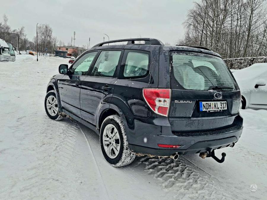 Pelēks Subaru Forester 2008 Viļņa, ar dzinēja tilpumu 2.00 L un nobraukumu 306 tūkst. km par 3998 €, foto 1 vietnē AUTOMOTO.COM.LV