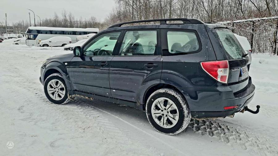 Pelēks Subaru Forester 2008 Viļņa, ar dzinēja tilpumu 2.00 L un nobraukumu 306 tūkst. km par 3998 €, foto 7 vietnē AUTOMOTO.COM.LV