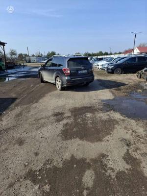 Pelēks Subaru Forester 2015 Viļņa, ar dzinēja tilpumu 2.00 L un nobraukumu 231 tūkst. km par 7500 €, foto  vietnē AUTOMOTO.COM.LV