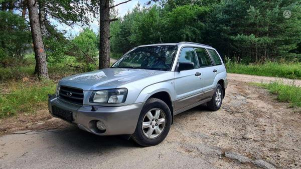 Grey Subaru Forester 2004 in Vilnius, with an engine capacity of 2.00 L and mileage of 256 thousand km for 2750 €, photo 1 on AUTOMOTO.COM.LV
