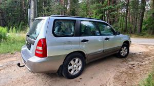 Pelēks Subaru Forester 2004 Viļņa, ar dzinēja tilpumu 2.00 L un nobraukumu 256 tūkst. km par 2750 €, foto 6 vietnē AUTOMOTO.COM.LV