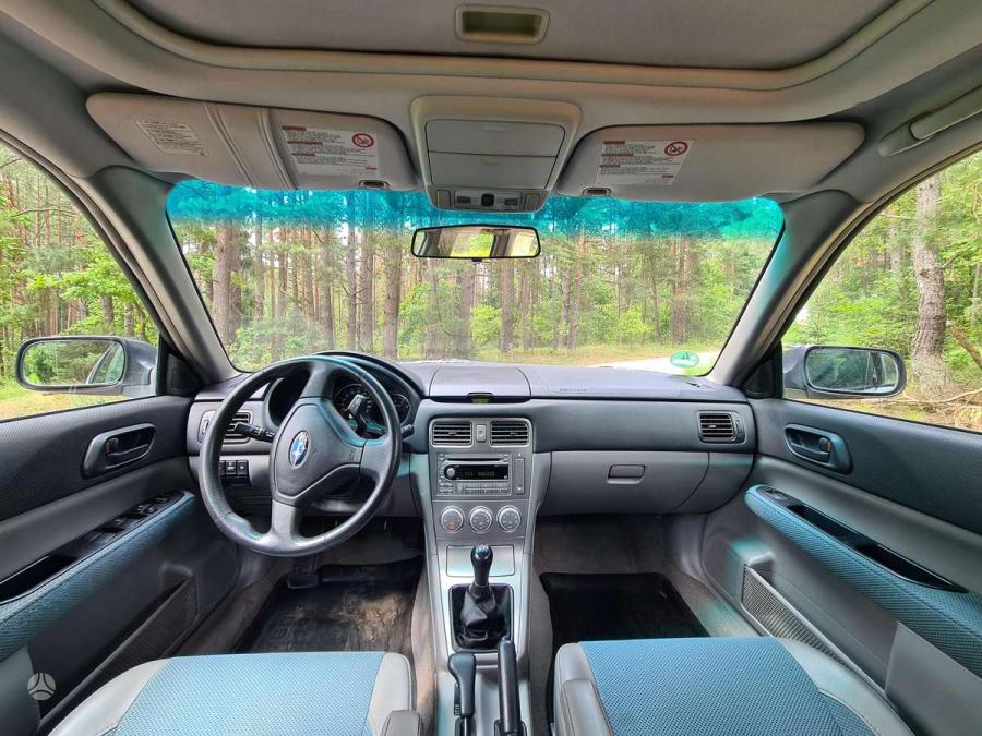 Pelēks Subaru Forester 2004 Viļņa, ar dzinēja tilpumu 2.00 L un nobraukumu 256 tūkst. km par 2750 €, foto 9 vietnē AUTOMOTO.COM.LV