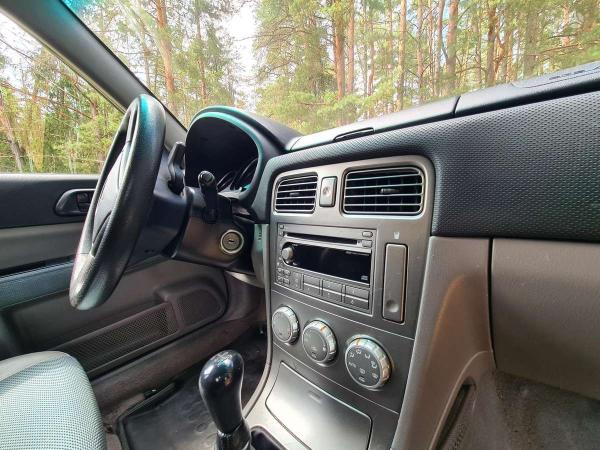 Grey Subaru Forester 2004 in Vilnius, with an engine capacity of 2.00 L and mileage of 256 thousand km for 2750 €, photo 10 on AUTOMOTO.COM.LV