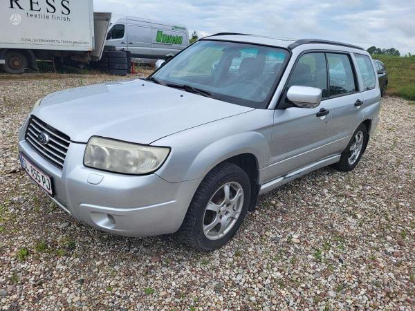 Grey Subaru Forester 2005 in Marijampole, with an engine capacity of 2.00 L and mileage of 280 thousand km for 1300 €, photo 1 on AUTOMOTO.COM.LV