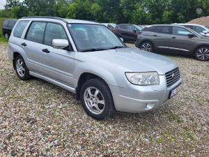Grey Subaru Forester 2005 in Marijampole, with an engine capacity of 2.00 L and mileage of 280 thousand km for 1300 €, photo 3 on AUTOMOTO.COM.LV