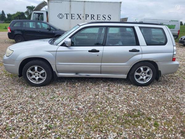 Grey Subaru Forester 2005 in Marijampole, with an engine capacity of 2.00 L and mileage of 280 thousand km for 1300 €, photo 3 on AUTOMOTO.COM.LV
