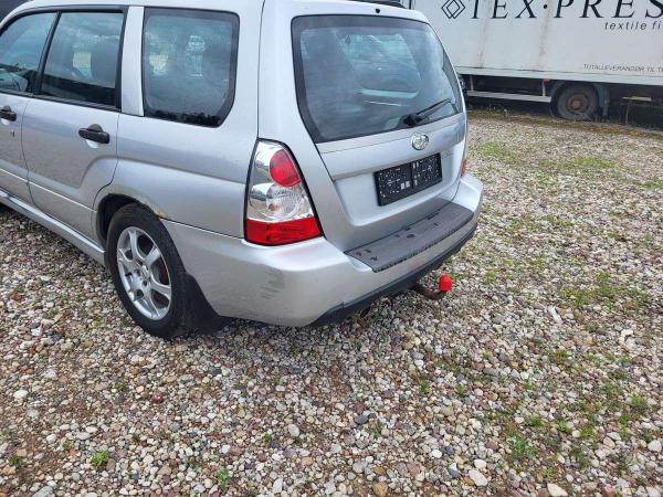 Grey Subaru Forester 2005 in Marijampole, with an engine capacity of 2.00 L and mileage of 280 thousand km for 1300 €, photo 5 on AUTOMOTO.COM.LV