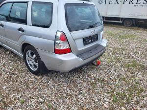 Grey Subaru Forester 2005 in Marijampole, with an engine capacity of 2.00 L and mileage of 280 thousand km for 1300 €, photo 6 on AUTOMOTO.COM.LV
