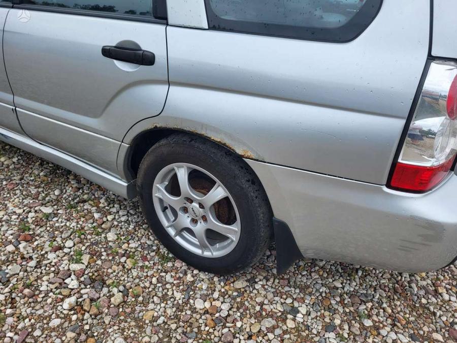 Grey Subaru Forester 2005 in Marijampole, with an engine capacity of 2.00 L and mileage of 280 thousand km for 1300 €, photo 7 on AUTOMOTO.COM.LV