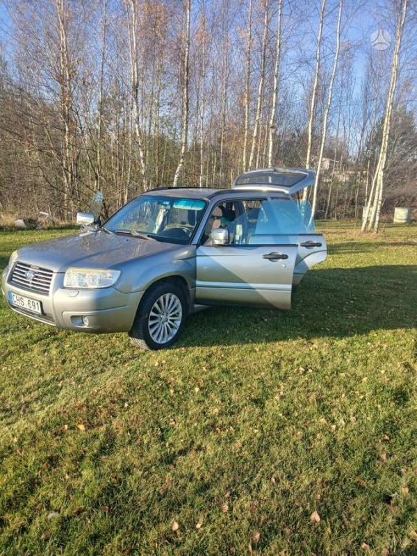 Pelēks Subaru Forester 2008 Viļņa, ar dzinēja tilpumu 2.00 L un nobraukumu 262 tūkst. km par 2600 €, foto 1 vietnē AUTOMOTO.COM.LV