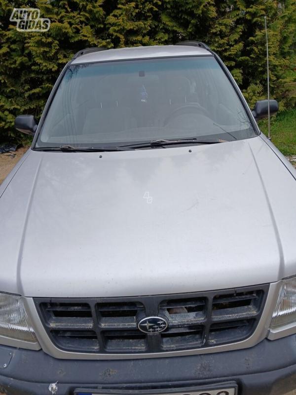 Grey Subaru Forester 1998 in Kupiskis, with an engine capacity of 2.00 L and mileage of 413 thousand km for 800 €, photo 2 on AUTOMOTO.COM.LV
