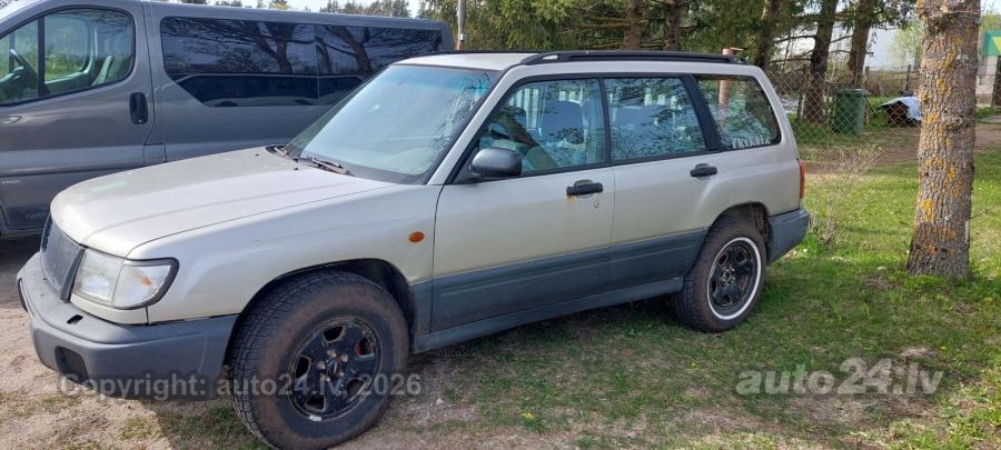 Pelēks Subaru Forester 1999 Tallina, ar dzinēja tilpumu 2.00 L un nobraukumu 350 tūkst. km par 1627 €, foto 5 vietnē AUTOMOTO.COM.LV