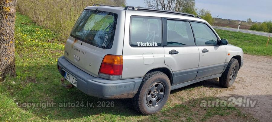 Pelēks Subaru Forester 1999 Tallina, ar dzinēja tilpumu 2.00 L un nobraukumu 350 tūkst. km par 1627 €, foto 6 vietnē AUTOMOTO.COM.LV
