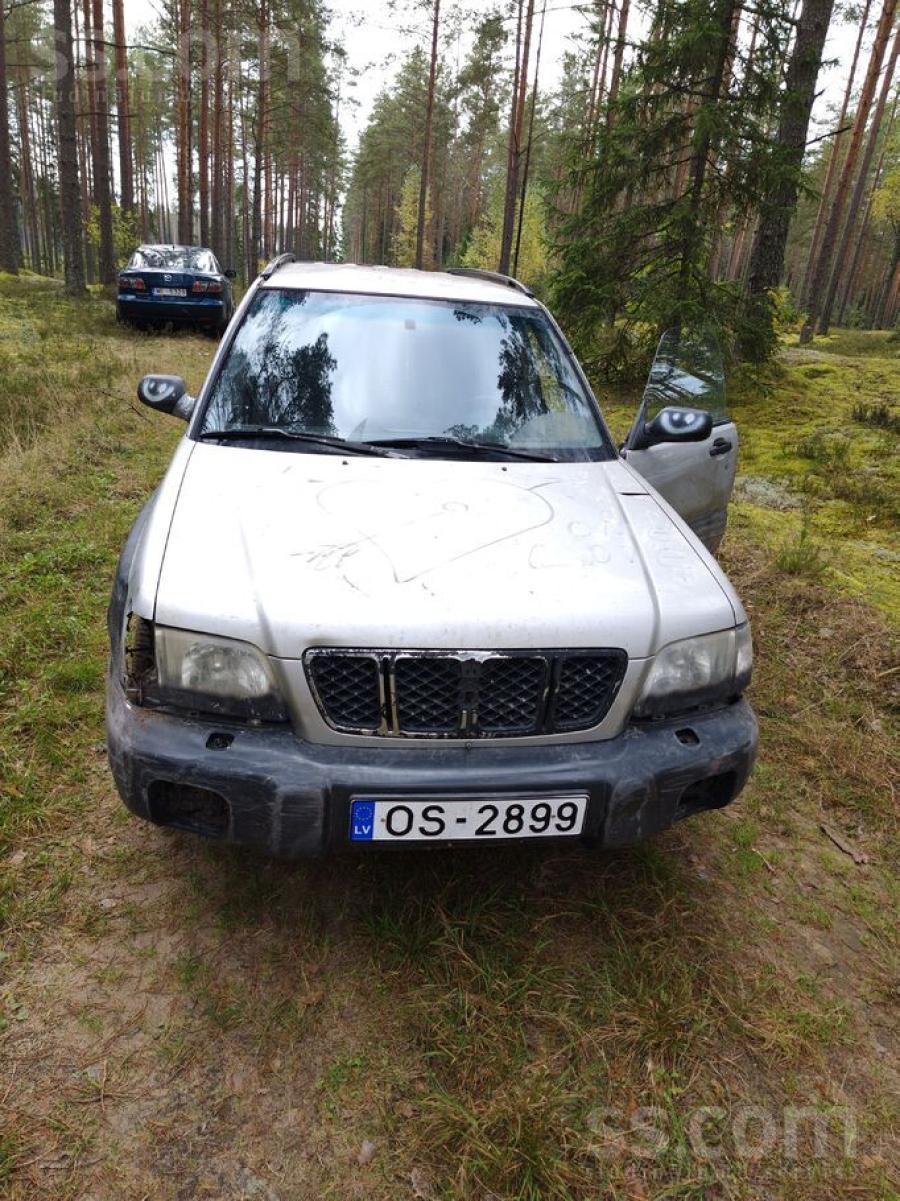 Pelēks Subaru Forester 2000 Rīga, ar dzinēja tilpumu 2.00 L un nobraukumu 200 tūkst. km par 365 €, foto 1 vietnē AUTOMOTO.COM.LV