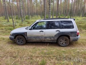 Pelēks Subaru Forester 2000 Rīga, ar dzinēja tilpumu 2.00 L un nobraukumu 200 tūkst. km par 365 €, foto 3 vietnē AUTOMOTO.COM.LV
