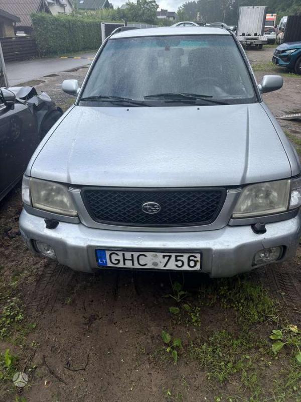 Grey Subaru Forester 2002 in Kaunas, with an engine capacity of 2.00 L and mileage of 320 thousand km for 450 €, photo 2 on AUTOMOTO.COM.LV