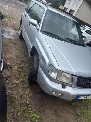 Pelēks Subaru Forester 2002 Kauņa, ar dzinēja tilpumu 2.00 L un nobraukumu 320 tūkst. km par 450 €, foto 4 vietnē AUTOMOTO.COM.LV