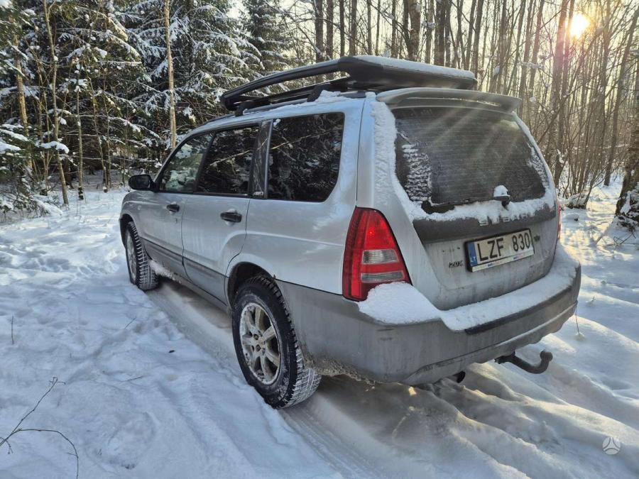 Grey Subaru Forester 2003 in Marijampole, with an engine capacity of 2.00 L and mileage of 400 thousand km for 3200 €, photo 3 on AUTOMOTO.COM.LV