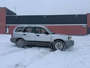 Grey Subaru Forester 2003 in Kaunas, with an engine capacity of 2.00 L and mileage of 230 thousand km for 2100 €, photo  on AUTOMOTO.COM.LV