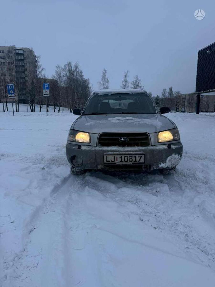 Grey Subaru Forester 2003 in Kaunas, with an engine capacity of 2.00 L and mileage of 230 thousand km for 2100 €, photo 3 on AUTOMOTO.COM.LV
