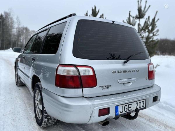 Pelēks Subaru Forester 2003 Mažeikiai, ar dzinēja tilpumu 2.00 L un nobraukumu 391 tūkst. km par 1650 €, foto 4 vietnē AUTOMOTO.COM.LV