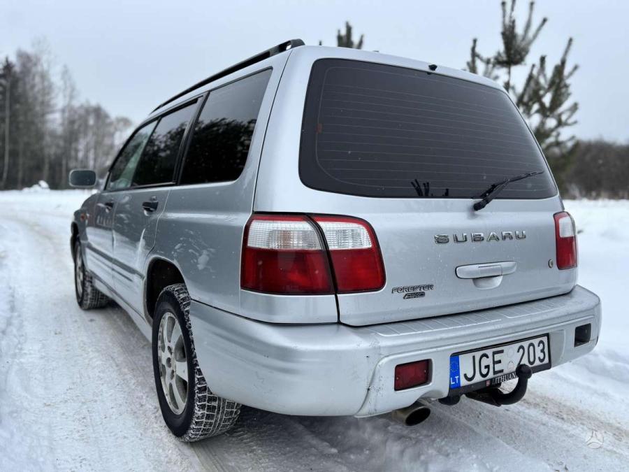 Pelēks Subaru Forester 2003 Mažeikiai, ar dzinēja tilpumu 2.00 L un nobraukumu 391 tūkst. km par 1650 €, foto 5 vietnē AUTOMOTO.COM.LV
