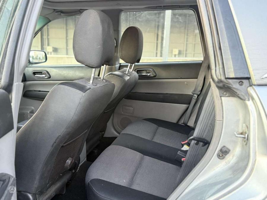Grey Subaru Forester 2004 in Vilnius, with an engine capacity of 1.99 L and mileage of 224 thousand km for 2900 €, photo 9 on AUTOMOTO.COM.LV