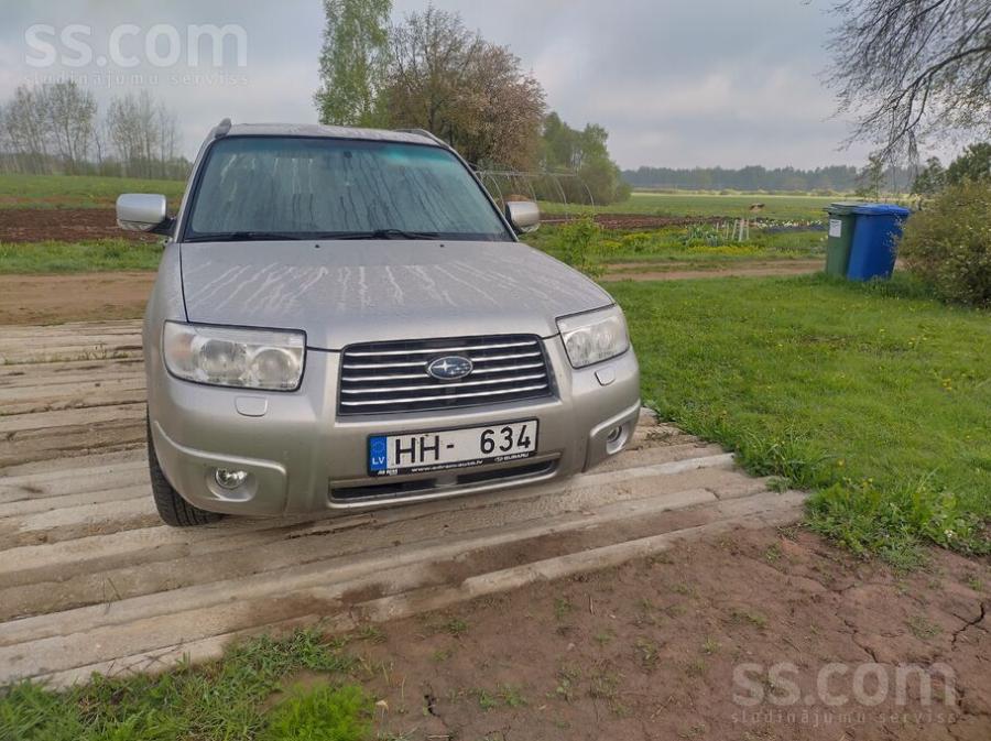Grey Subaru Forester 2005 in Jekabpils, with an engine capacity of 2.00 L and mileage of 194 thousand km for 3800 €, photo 3 on AUTOMOTO.COM.LV