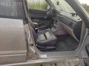 Grey Subaru Forester 2005 in Jekabpils, with an engine capacity of 2.00 L and mileage of 194 thousand km for 3800 €, photo 6 on AUTOMOTO.COM.LV