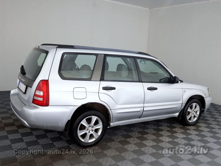 Grey Subaru Forester 2005 in Tallinn, with an engine capacity of 2.00 L and mileage of 268 thousand km for 799 €, photo 4 on AUTOMOTO.COM.LV