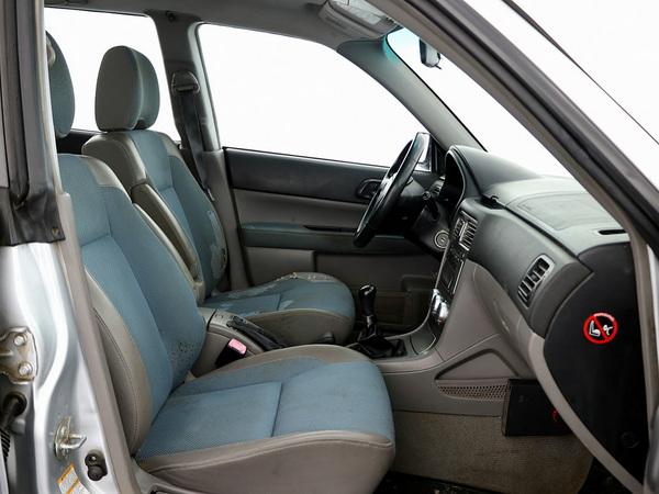 Pelēks Subaru Forester 2005 Tallina, ar dzinēja tilpumu 2.00 L un nobraukumu 268 tūkst. km par 499 €, foto 6 vietnē AUTOMOTO.COM.LV