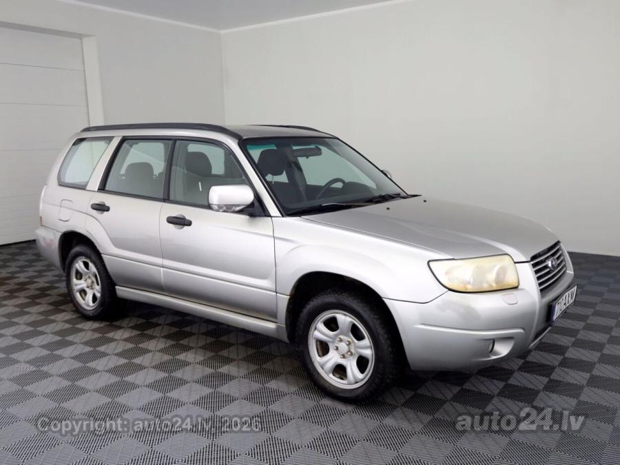 Pelēks Subaru Forester 2006 Tallina, ar dzinēja tilpumu 2.00 L un nobraukumu 217 tūkst. km par 999 €, foto 1 vietnē AUTOMOTO.COM.LV