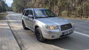 Pelēks Subaru Forester 2006 Jonava, ar dzinēja tilpumu 2.00 L un nobraukumu 313 tūkst. km par 3200 €, foto 3 vietnē AUTOMOTO.COM.LV