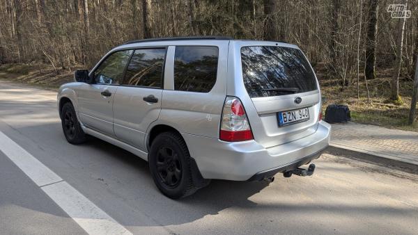Grey Subaru Forester 2006 in Jonava, with an engine capacity of 2.00 L and mileage of 313 thousand km for 3200 €, photo 4 on AUTOMOTO.COM.LV