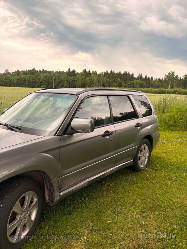 Grey Subaru Forester 2006 in Tallinn, with an engine capacity of 2.00 L and mileage of 305 thousand km for 1200 €, photo 2 on AUTOMOTO.COM.LV