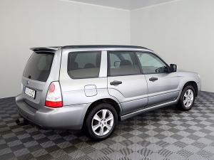 Pelēks Subaru Forester 2006 Tallina, ar dzinēja tilpumu 2.00 L un nobraukumu 307 tūkst. km par 2199 €, foto 4 vietnē AUTOMOTO.COM.LV