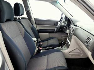 Pelēks Subaru Forester 2006 Tallina, ar dzinēja tilpumu 2.00 L un nobraukumu 307 tūkst. km par 2199 €, foto 7 vietnē AUTOMOTO.COM.LV