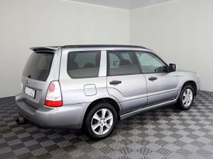 Pelēks Subaru Forester 2006 Tallina, ar dzinēja tilpumu 2.00 L un nobraukumu 307 tūkst. km par 2199 €, foto 11 vietnē AUTOMOTO.COM.LV