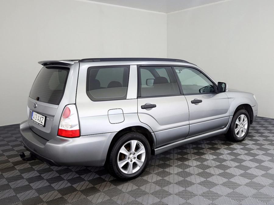 Pelēks Subaru Forester 2006 Tallina, ar dzinēja tilpumu 2.00 L un nobraukumu 307 tūkst. km par 2199 €, foto 11 vietnē AUTOMOTO.COM.LV