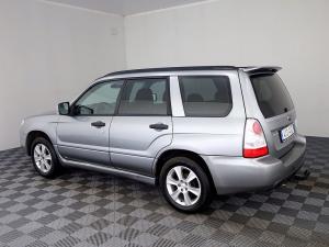 Pelēks Subaru Forester 2006 Tallina, ar dzinēja tilpumu 2.00 L un nobraukumu 307 tūkst. km par 2199 €, foto 12 vietnē AUTOMOTO.COM.LV