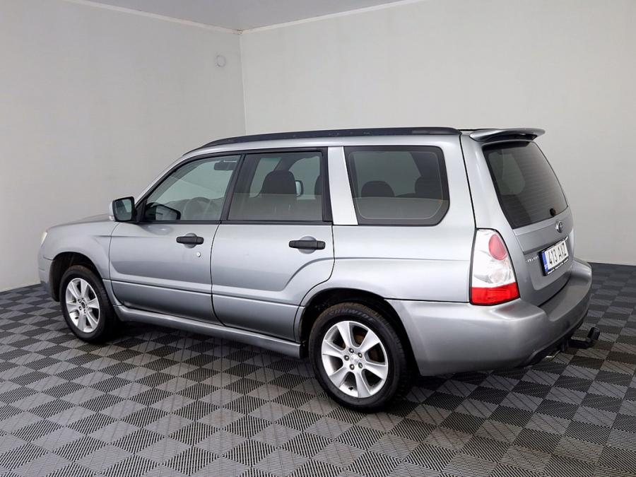 Pelēks Subaru Forester 2006 Tallina, ar dzinēja tilpumu 2.00 L un nobraukumu 307 tūkst. km par 2199 €, foto 12 vietnē AUTOMOTO.COM.LV