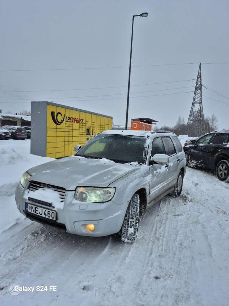 Grey Subaru Forester 2007 in Plunge, with an engine capacity of 2.00 L and mileage of 334 thousand km for 1500 €, photo 2 on AUTOMOTO.COM.LV