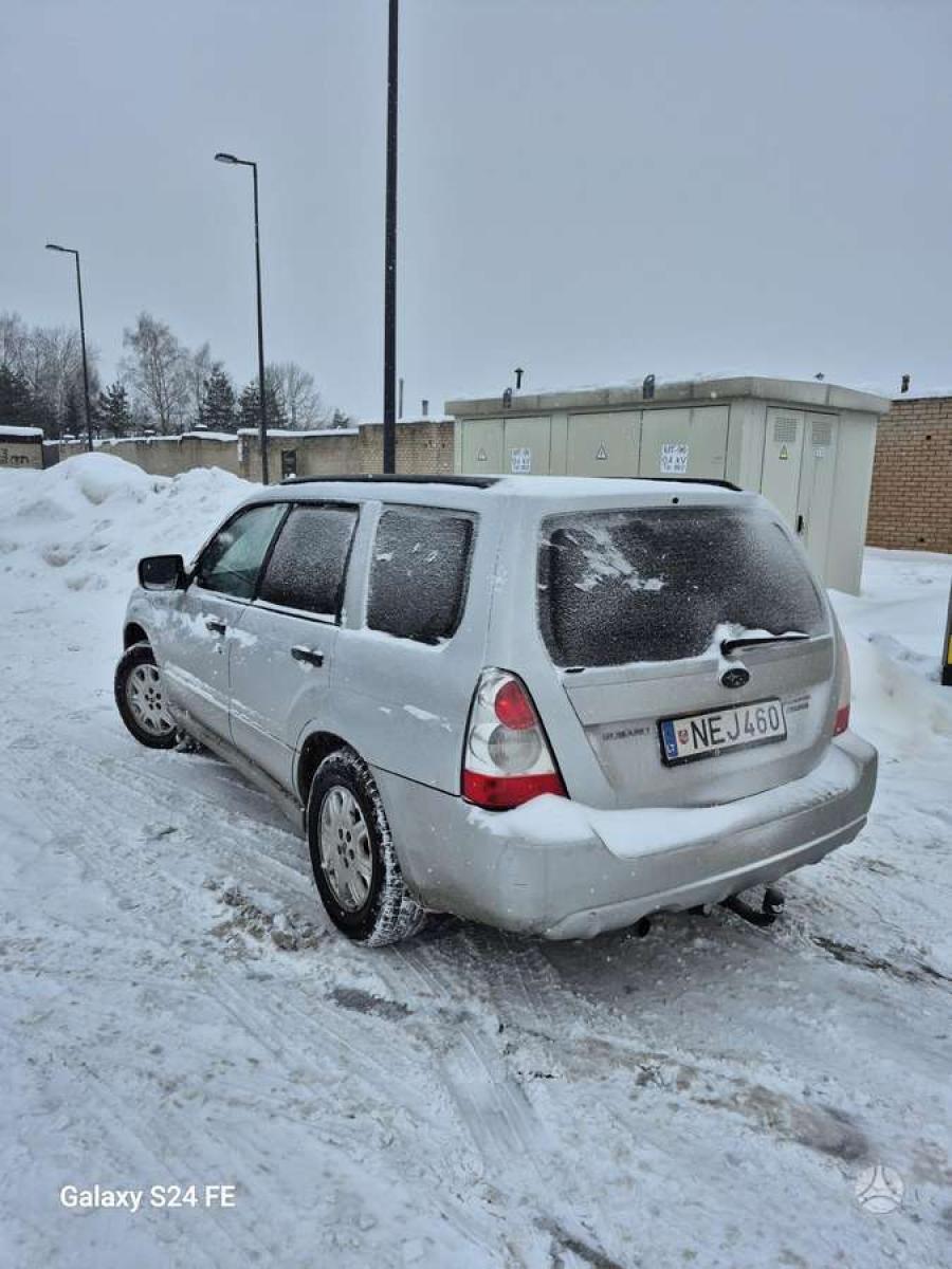 Grey Subaru Forester 2007 in Plunge, with an engine capacity of 2.00 L and mileage of 334 thousand km for 1500 €, photo 3 on AUTOMOTO.COM.LV