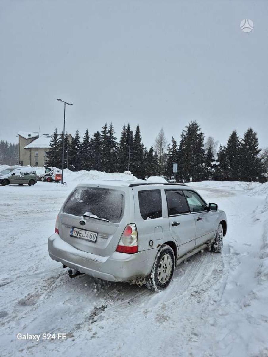 Grey Subaru Forester 2007 in Plunge, with an engine capacity of 2.00 L and mileage of 334 thousand km for 1500 €, photo 4 on AUTOMOTO.COM.LV