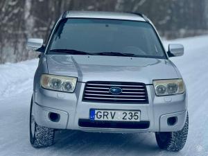 Pelēks Subaru Forester 2007 Radviliškis, ar dzinēja tilpumu 2.00 L un nobraukumu 300 tūkst. km par 1750 €, foto 6 vietnē AUTOMOTO.COM.LV